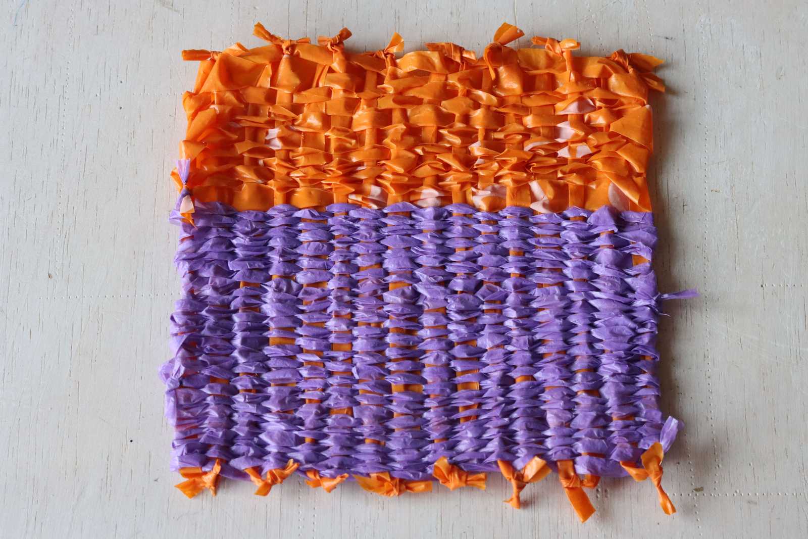 Green Club - Weaving with plastic bags